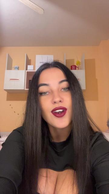 Download a video of @___anneris___