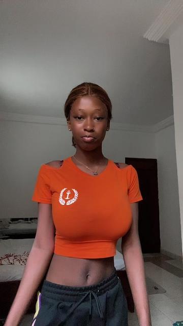 Download a video of @poupeemimistar